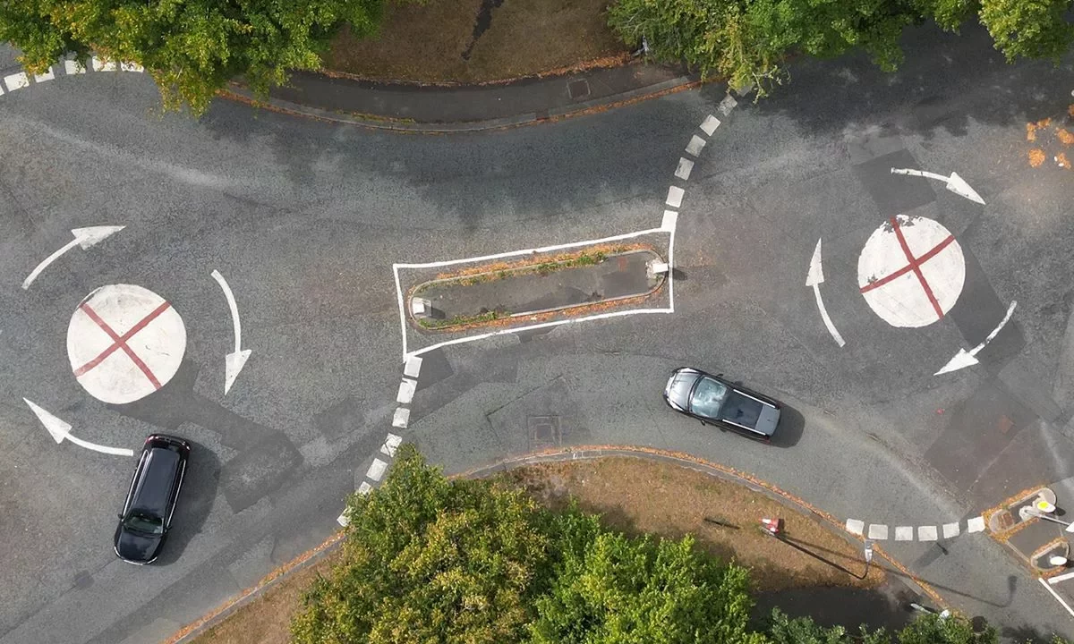 Crossing A Line - Intelligent Instructor - Intelligent Instructor
